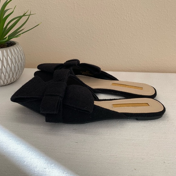 Liliana | Shoes | New Liliana Marmot Black Faux Wool Pointed Toe Bow Flat Mules Womans 65 | Poshmark